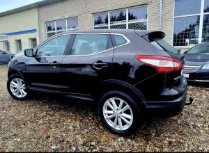 Red Nissan Qashqai 2014 in Radviliskis, with an engine capacity of 1.50 L and mileage of 259 thousand km for 7650 €, photo 7 on AUTOMOTO.COM.LV