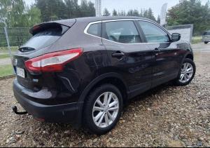 Red Nissan Qashqai 2014 in Radviliskis, with an engine capacity of 1.50 L and mileage of 259 thousand km for 7650 €, photo 8 on AUTOMOTO.COM.LV
