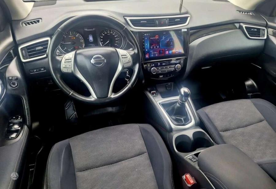 Red Nissan Qashqai 2014 in Radviliskis, with an engine capacity of 1.50 L and mileage of 259 thousand km for 7650 €, photo 13 on AUTOMOTO.COM.LV