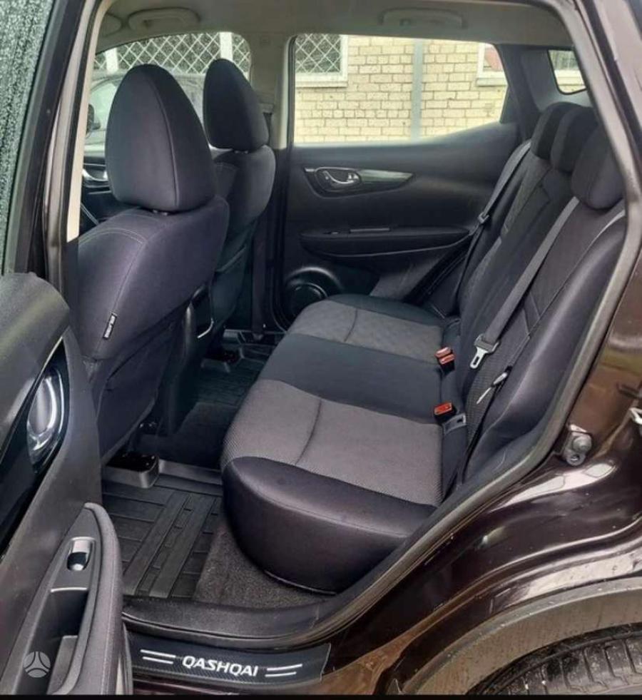 Red Nissan Qashqai 2014 in Radviliskis, with an engine capacity of 1.50 L and mileage of 259 thousand km for 7650 €, photo 15 on AUTOMOTO.COM.LV