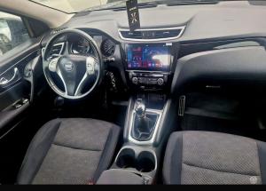 Red Nissan Qashqai 2014 in Radviliskis, with an engine capacity of 1.50 L and mileage of 259 thousand km for 7650 €, photo 16 on AUTOMOTO.COM.LV