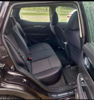 Red Nissan Qashqai 2014 in Radviliskis, with an engine capacity of 1.50 L and mileage of 259 thousand km for 7650 €, photo 18 on AUTOMOTO.COM.LV