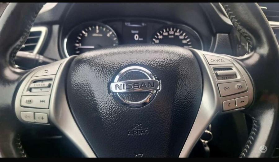 Red Nissan Qashqai 2014 in Radviliskis, with an engine capacity of 1.50 L and mileage of 259 thousand km for 7650 €, photo 20 on AUTOMOTO.COM.LV