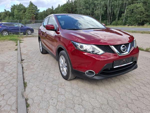 Red Nissan Qashqai 2016 in Radviliskis, with an engine capacity of 1.20 L and mileage of 67 thousand km for 8400 €, photo 2 on AUTOMOTO.COM.LV