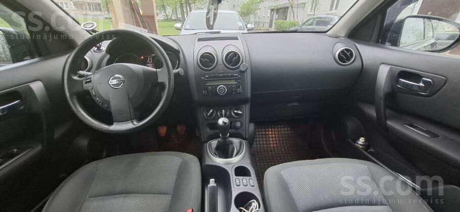 Sarkans Nissan Qashqai 2011 Rīga, ar dzinēja tilpumu 2.00 L un nobraukumu 150 tūkst. km par 8500 €, foto 3 vietnē AUTOMOTO.COM.LV