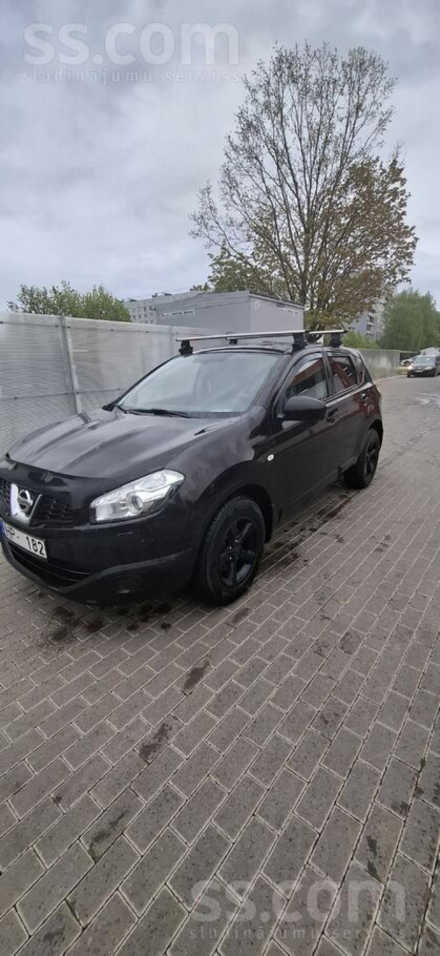 Sarkans Nissan Qashqai 2011 Rīga, ar dzinēja tilpumu 2.00 L un nobraukumu 150 tūkst. km par 8500 €, foto 5 vietnē AUTOMOTO.COM.LV