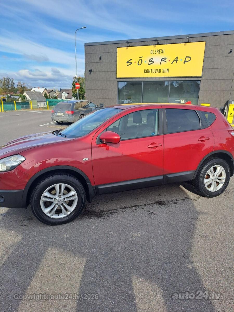 Red Nissan Qashqai 2011 in Polva, with an engine capacity of 2.00 L and mileage of 249 thousand km for 4900 €, photo 3 on AUTOMOTO.COM.LV