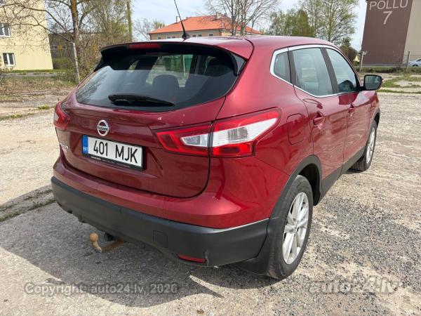 Sarkans Nissan Qashqai 2014 Rakvere, ar dzinēja tilpumu 1.20 L un nobraukumu 181 tūkst. km par 6850 €, foto 4 vietnē AUTOMOTO.COM.LV