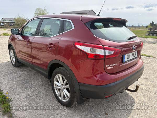 Sarkans Nissan Qashqai 2014 Rakvere, ar dzinēja tilpumu 1.20 L un nobraukumu 181 tūkst. km par 6850 €, foto 5 vietnē AUTOMOTO.COM.LV