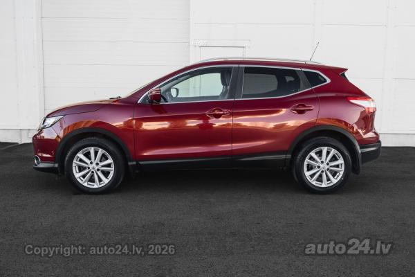 Red Nissan Qashqai 2015 in Tallinn, with an engine capacity of 1.20 L and mileage of 202 thousand km for 8999 €, photo 5 on AUTOMOTO.COM.LV