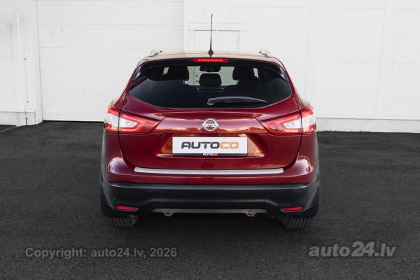 Red Nissan Qashqai 2015 in Tallinn, with an engine capacity of 1.20 L and mileage of 202 thousand km for 8999 €, photo 7 on AUTOMOTO.COM.LV