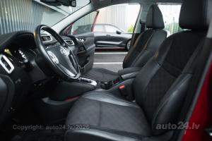 Red Nissan Qashqai 2015 in Tallinn, with an engine capacity of 1.20 L and mileage of 143 thousand km for 8499 €, photo 12 on AUTOMOTO.COM.LV