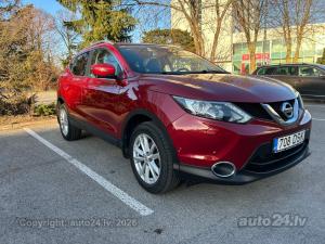 Red Nissan Qashqai 2017 in Parnu, with an engine capacity of 1.20 L and mileage of 81 thousand km for 9250 €, photo 4 on AUTOMOTO.COM.LV