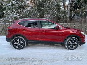 Red Nissan Qashqai 2018 in Tallinn, with an engine capacity of 1.20 L and mileage of 89 thousand km for 13200 €, photo 4 on AUTOMOTO.COM.LV