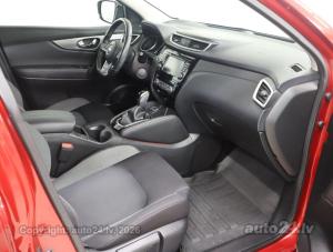 Red Nissan Qashqai 2019 in Tallinn, with an engine capacity of 1.30 L and mileage of 71 thousand km for 14900 €, photo 9 on AUTOMOTO.COM.LV
