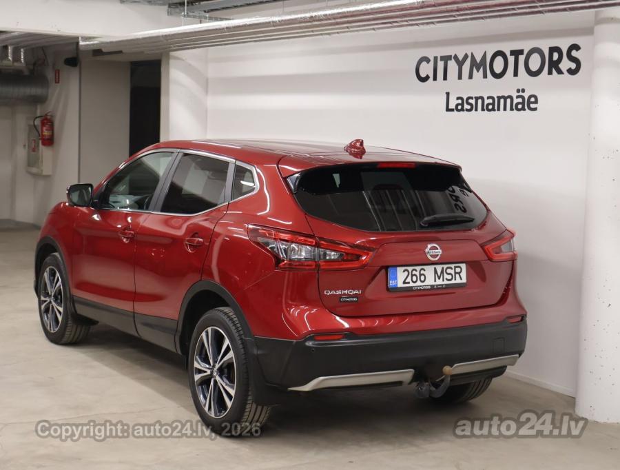 Red Nissan Qashqai 2019 in Tallinn, with an engine capacity of 1.50 L and mileage of 140 thousand km for 16900 €, photo 4 on AUTOMOTO.COM.LV