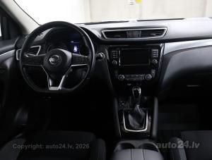 Red Nissan Qashqai 2019 in Tallinn, with an engine capacity of 1.50 L and mileage of 140 thousand km for 16900 €, photo 8 on AUTOMOTO.COM.LV