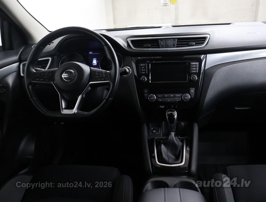 Red Nissan Qashqai 2019 in Tallinn, with an engine capacity of 1.50 L and mileage of 140 thousand km for 16900 €, photo 8 on AUTOMOTO.COM.LV