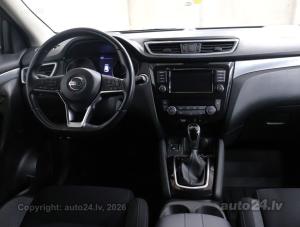 Red Nissan Qashqai 2019 in Tallinn, with an engine capacity of 1.50 L and mileage of 140 thousand km for 16490 €, photo 8 on AUTOMOTO.COM.LV