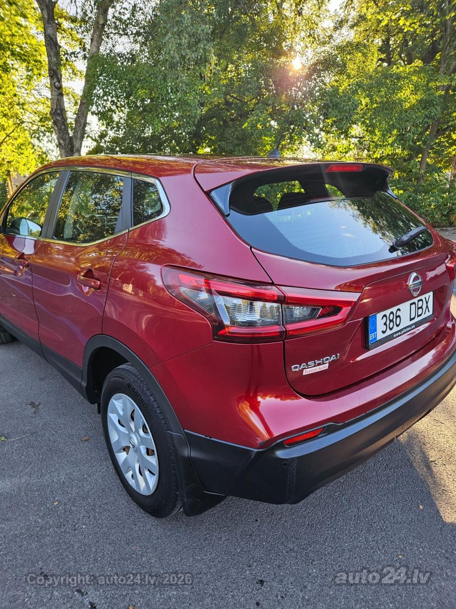 Red Nissan Qashqai 2019 in Tallinn, with an engine capacity of 1.30 L and mileage of 139 thousand km for 11500 €, photo 3 on AUTOMOTO.COM.LV