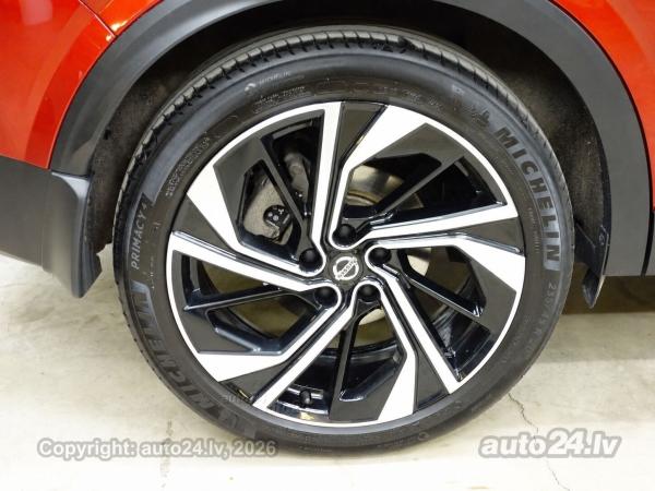 Red Nissan Qashqai 2021 in Tallinn, with an engine capacity of 1.30 L and mileage of 129 thousand km for 20000 €, photo 8 on AUTOMOTO.COM.LV