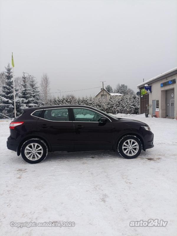 Nissan Qashqai 2014 in Narva, with an engine capacity of 1.20 L and mileage of 176 thousand km for 8000 €, photo 8 on AUTOMOTO.COM.LV