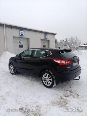 Nissan Qashqai 2014 in Narva, with an engine capacity of 1.20 L and mileage of 176 thousand km for 8000 €, photo 5 on AUTOMOTO.COM.LV