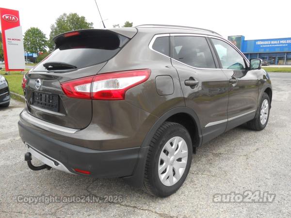 Nissan Qashqai 2017 in Viljandi, with an engine capacity of 1.60 L and mileage of 158 thousand km for 10490 €, photo 2 on AUTOMOTO.COM.LV