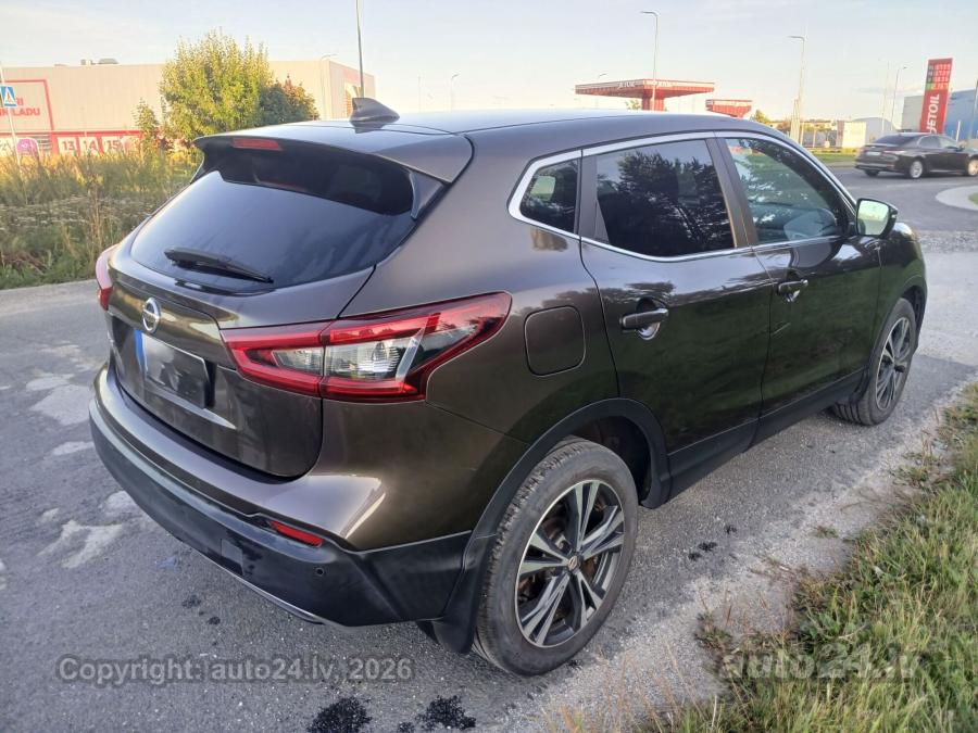 Nissan Qashqai 2018 in Tallinn, with an engine capacity of 1.20 L and mileage of 153 thousand km for 10500 €, photo 3 on AUTOMOTO.COM.LV