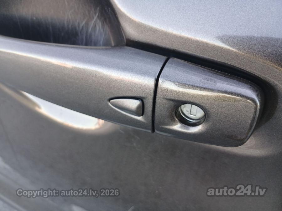 Nissan Qashqai 2018 in Tallinn, with an engine capacity of 1.20 L and mileage of 153 thousand km for 10500 €, photo 11 on AUTOMOTO.COM.LV