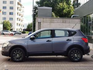 Violet Nissan Qashqai 2007 in Vilnius, with an engine capacity of 1.60 L and mileage of 386 thousand km for 1950 €, photo 6 on AUTOMOTO.COM.LV