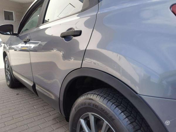 Violet Nissan Qashqai 2007 in Vilnius, with an engine capacity of 1.60 L and mileage of 386 thousand km for 1950 €, photo 9 on AUTOMOTO.COM.LV