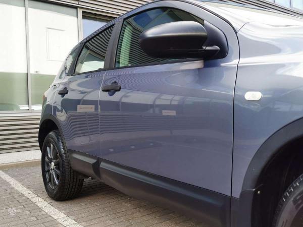 Violet Nissan Qashqai 2007 in Vilnius, with an engine capacity of 1.60 L and mileage of 386 thousand km for 1950 €, photo 10 on AUTOMOTO.COM.LV
