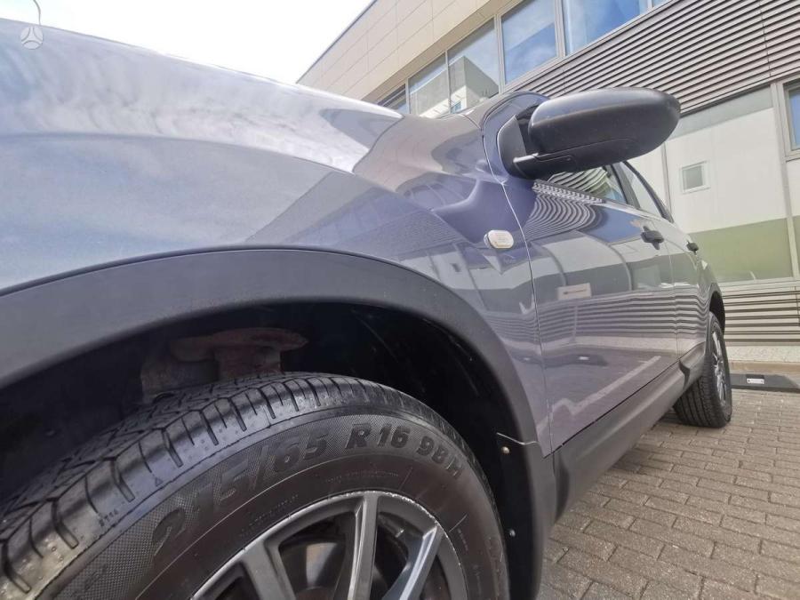 Violet Nissan Qashqai 2007 in Vilnius, with an engine capacity of 1.60 L and mileage of 386 thousand km for 1950 €, photo 11 on AUTOMOTO.COM.LV