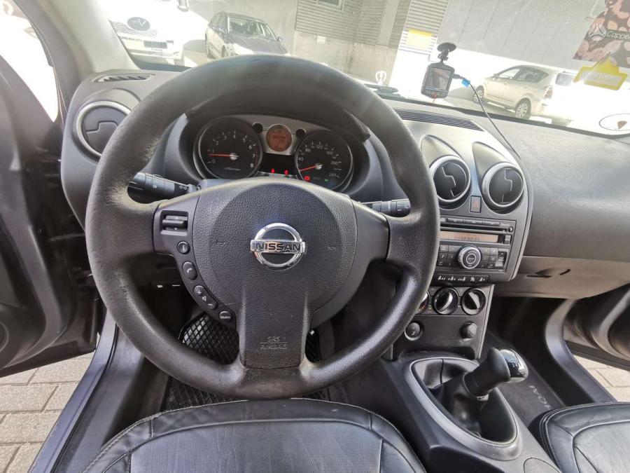 Violet Nissan Qashqai 2007 in Vilnius, with an engine capacity of 1.60 L and mileage of 386 thousand km for 1950 €, photo 20 on AUTOMOTO.COM.LV