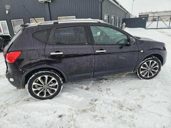 Violets Nissan Qashqai 2009 Tauragė, ar dzinēja tilpumu 1.46 L un nobraukumu 270 tūkst. km par 3050 €, foto 1 vietnē AUTOMOTO.COM.LV
