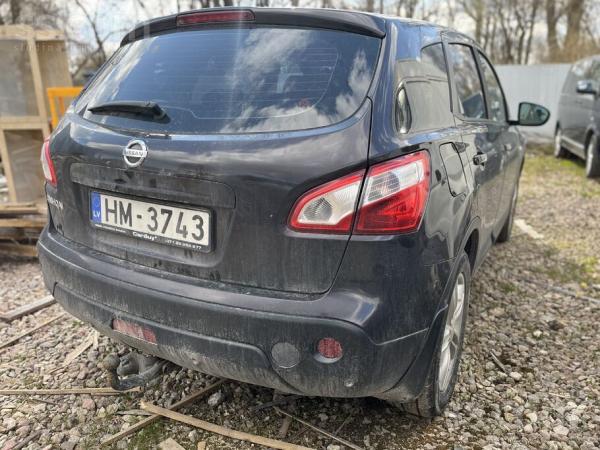 Violets Nissan Qashqai 2010 Jelgava, ar dzinēja tilpumu 2.00 L un nobraukumu 340 tūkst. km par 1800 €, foto 4 vietnē AUTOMOTO.COM.LV