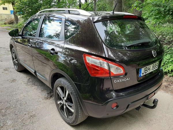 Violet Nissan Qashqai 2010 in Kaunas, with an engine capacity of 1.46 L and mileage of 360 thousand km for 4800 €, photo 5 on AUTOMOTO.COM.LV