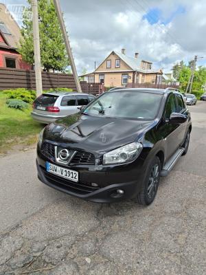 Violet Nissan Qashqai 2010 in Utena, with an engine capacity of 2.00 L and mileage of 270 thousand km for 4700 €, photo  on AUTOMOTO.COM.LV