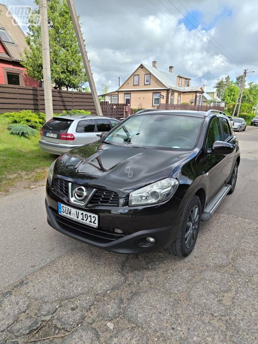 Violet Nissan Qashqai 2010 in Utena, with an engine capacity of 2.00 L and mileage of 270 thousand km for 4700 €, photo 1 on AUTOMOTO.COM.LV
