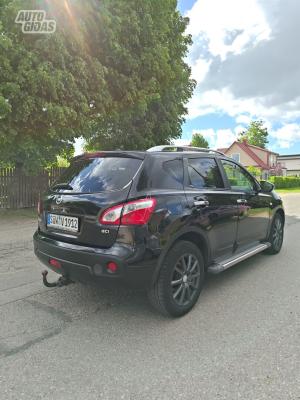 Violet Nissan Qashqai 2010 in Utena, with an engine capacity of 2.00 L and mileage of 270 thousand km for 4700 €, photo 5 on AUTOMOTO.COM.LV