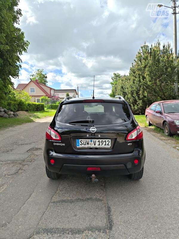 Violet Nissan Qashqai 2010 in Utena, with an engine capacity of 2.00 L and mileage of 270 thousand km for 4700 €, photo 5 on AUTOMOTO.COM.LV