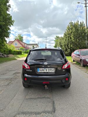 Violet Nissan Qashqai 2010 in Utena, with an engine capacity of 2.00 L and mileage of 270 thousand km for 4700 €, photo 6 on AUTOMOTO.COM.LV