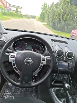 Violet Nissan Qashqai 2010 in Utena, with an engine capacity of 2.00 L and mileage of 270 thousand km for 4700 €, photo 11 on AUTOMOTO.COM.LV
