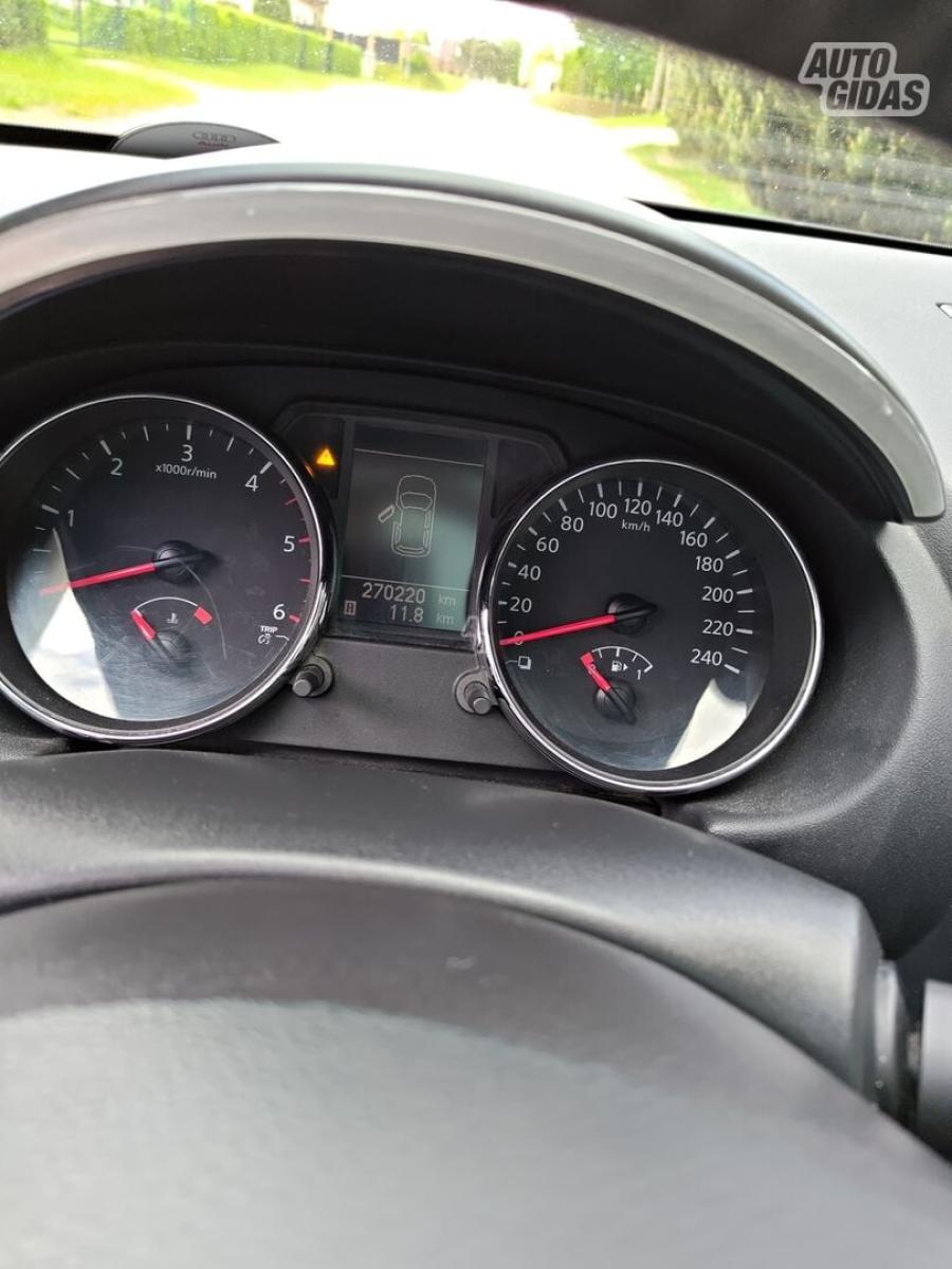 Violet Nissan Qashqai 2010 in Utena, with an engine capacity of 2.00 L and mileage of 270 thousand km for 4700 €, photo 12 on AUTOMOTO.COM.LV