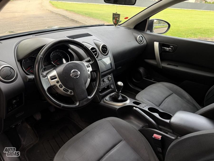 Violet Nissan Qashqai 2010 in Kaisiadorys, with an engine capacity of 1.50 L and mileage of 235 thousand km for 3200 €, photo 18 on AUTOMOTO.COM.LV