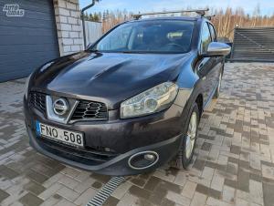 Violet Nissan Qashqai 2011 in Vilnius, with an engine capacity of 2.00 L and mileage of 354 thousand km for 4500 €, photo  on AUTOMOTO.COM.LV