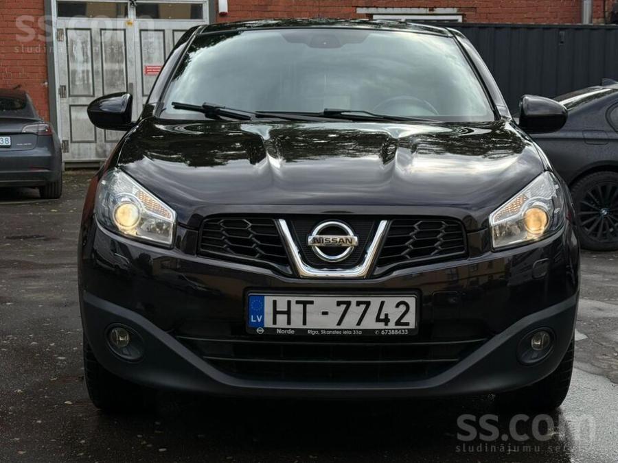 Violets Nissan Qashqai 2011 Rīga, ar dzinēja tilpumu 1.60 L un nobraukumu 253 tūkst. km par 5100 €, foto 1 vietnē AUTOMOTO.COM.LV