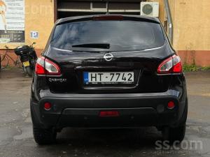 Violets Nissan Qashqai 2011 Rīga, ar dzinēja tilpumu 1.60 L un nobraukumu 253 tūkst. km par 5100 €, foto 6 vietnē AUTOMOTO.COM.LV