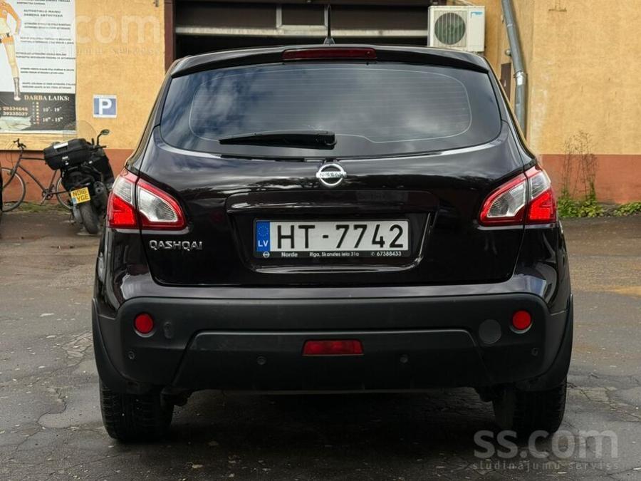 Violets Nissan Qashqai 2011 Rīga, ar dzinēja tilpumu 1.60 L un nobraukumu 253 tūkst. km par 5100 €, foto 6 vietnē AUTOMOTO.COM.LV